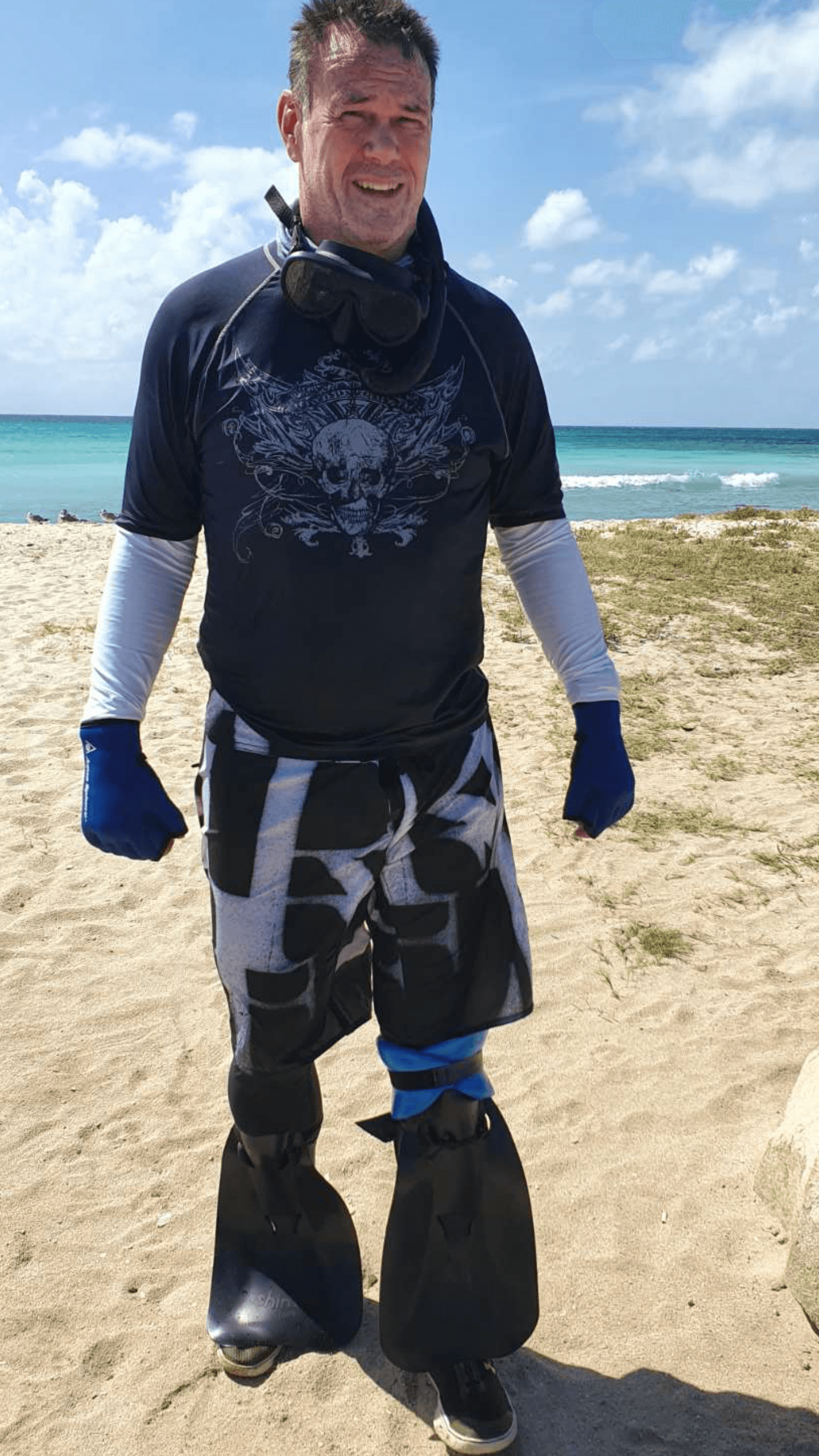 Above knee amputee: snorkeling with prosthetic leg fins - shinfin™ leg fins